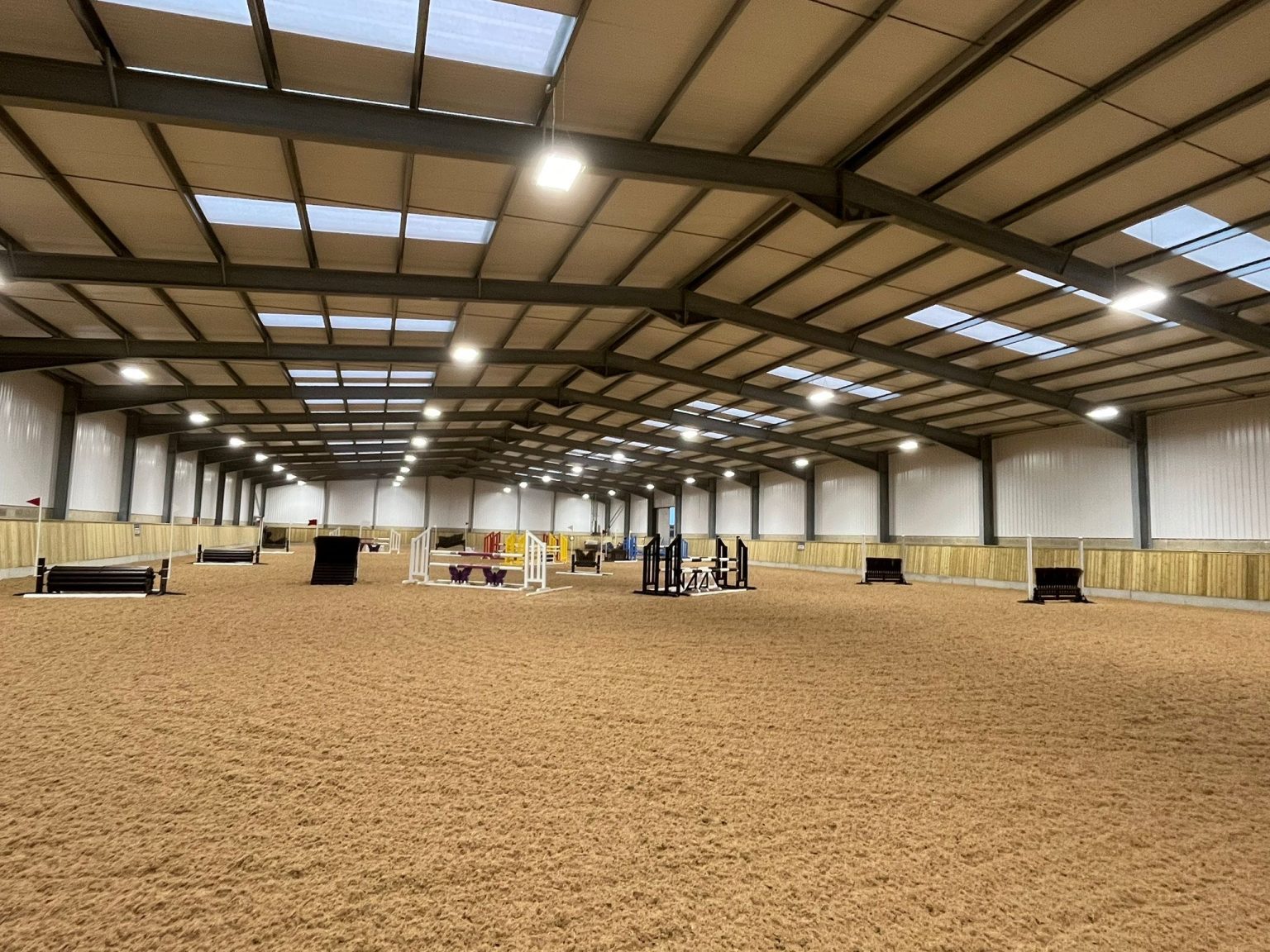 Indoor Arena – Broadstone Equestrian